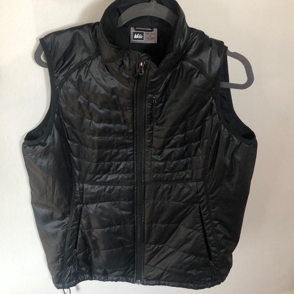 All Black Outdoor Insulated Rei Vest - Gem